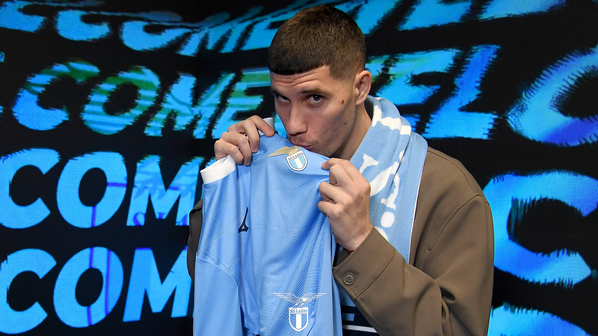 Le prime parole da giocatore della Lazio di Petar Ratkov | Video